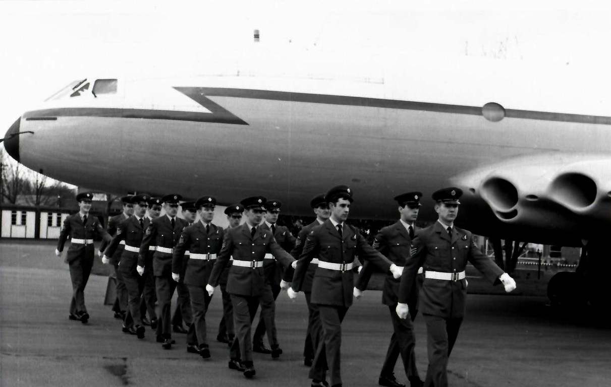 Air Electronics & Air Engineer School RAF Topcliffe – Royal Air Force ...